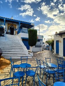 Qué hacer en Sidi Bou Said. Cómo llegar, dónde comer y dormir